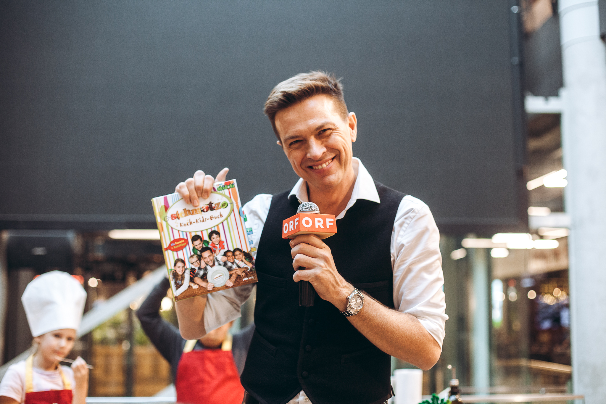 Donau Zentrum: Familiensonntag mit Robert Steiner feiert Comeback ...