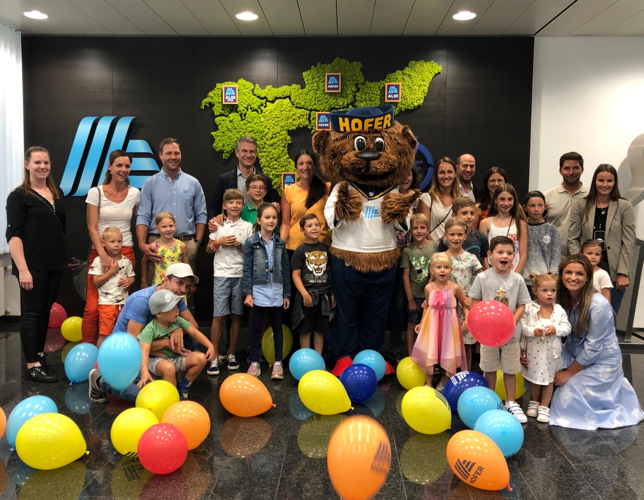 Hofer Familydays: Auf bunter Entdeckungsreise durch das Headquarter ...