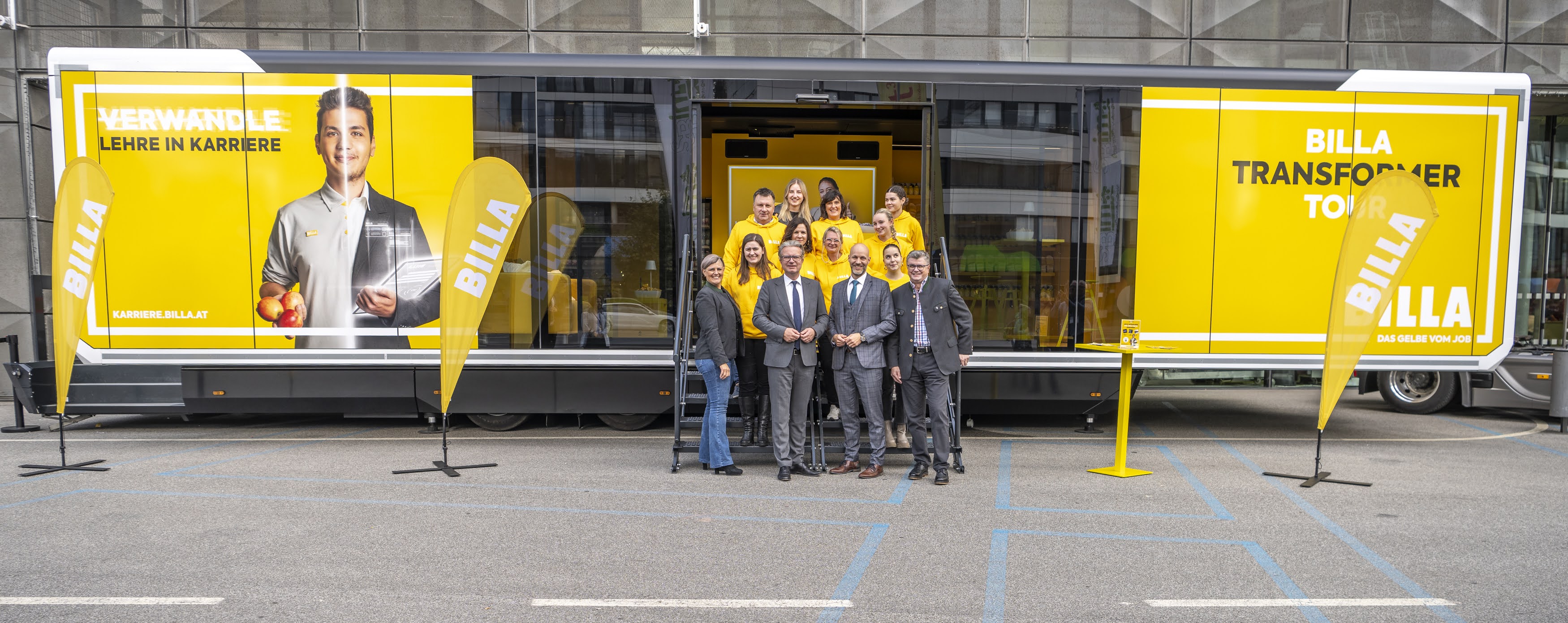 Landeshauptmann Drexler zu Besuch im Billa Lehrlings-Truck – mnews ...