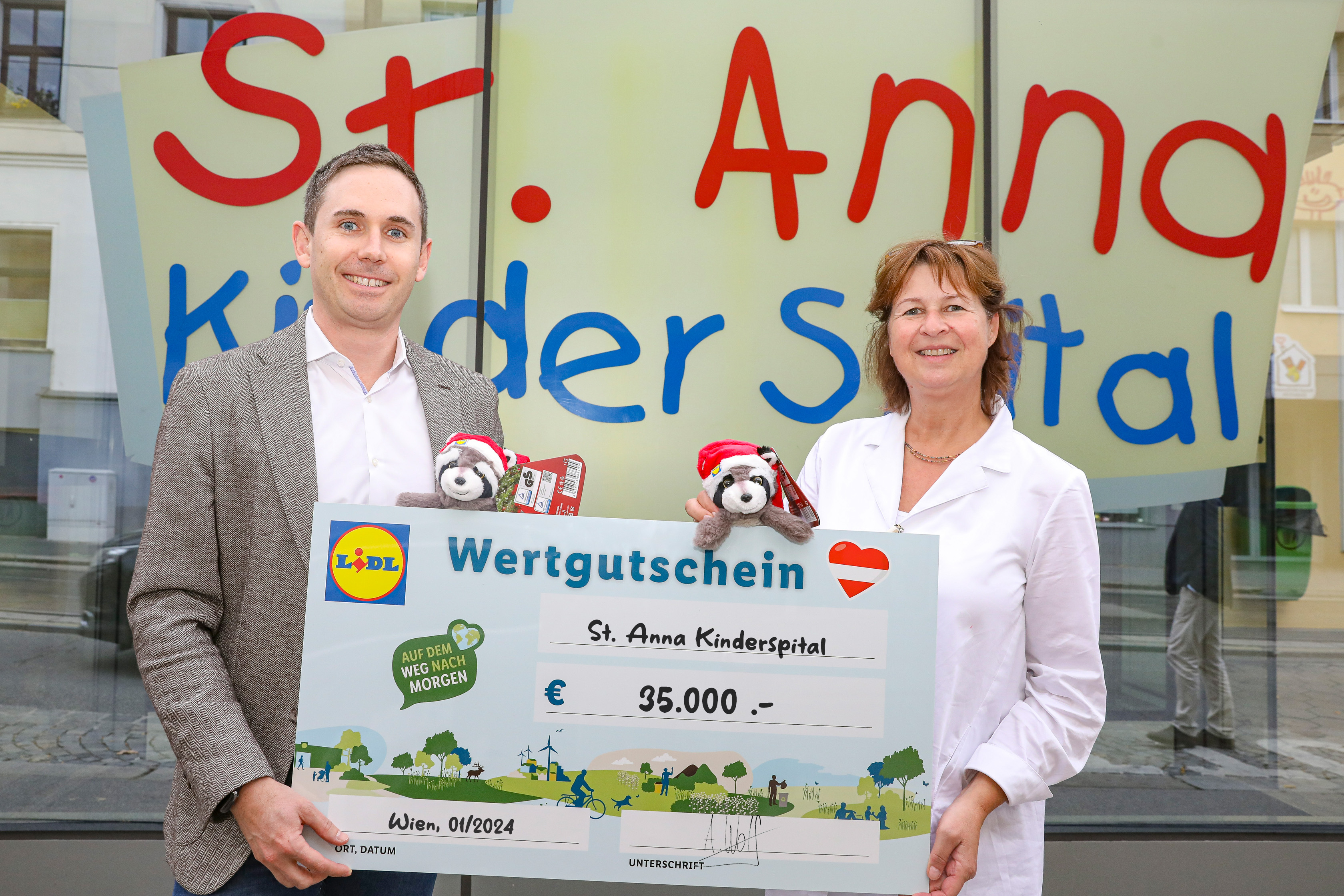 Ein Waschbär für den guten Zweck – mnews – medianet.at