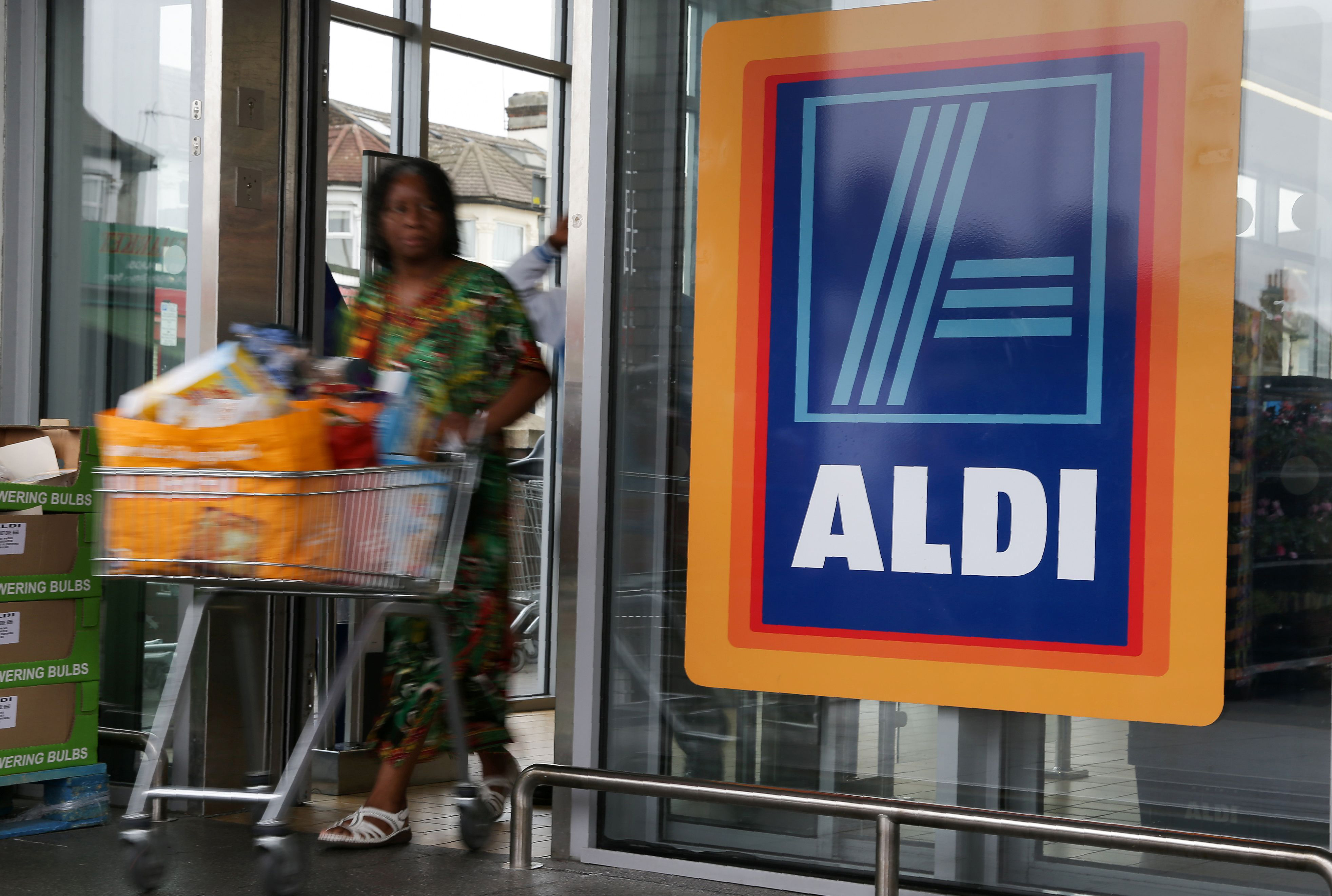 Aldi stellt Onlineshop ein - Hofer in Österreich "nicht betroffen" – mnews – medianet.at