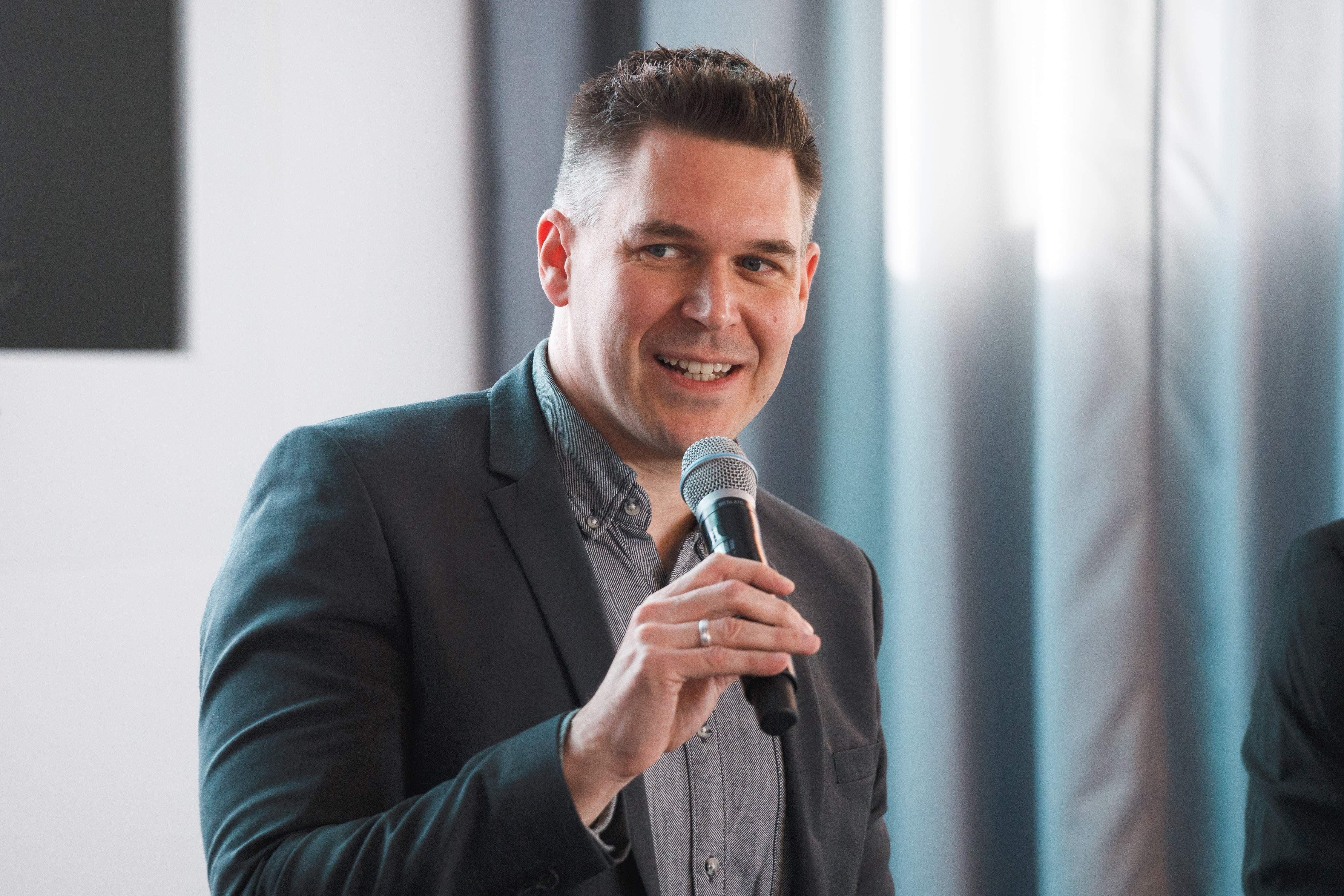 Gastkommentar von Christof Miska: Management by Bonsai – mnews ...